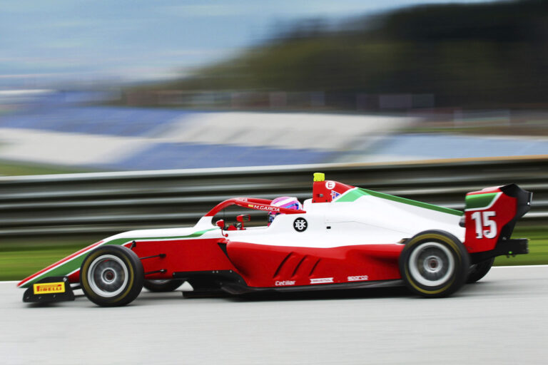 Marta García vence corrida inaugural da F1 Academy na Áustria