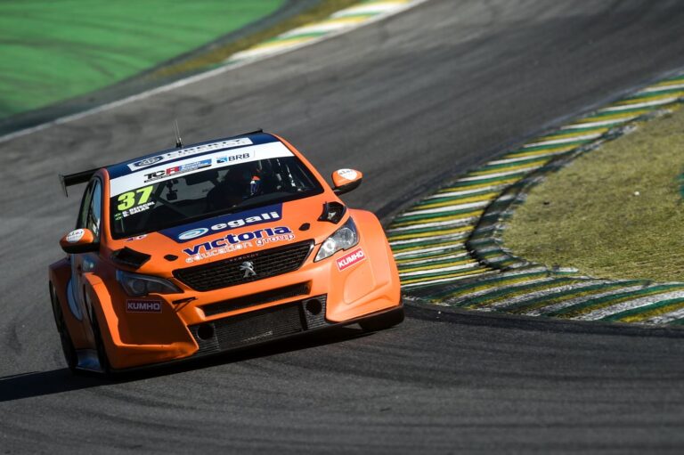 TCR: Salas e Reischl terminam segundo treino na frente em Interlagos