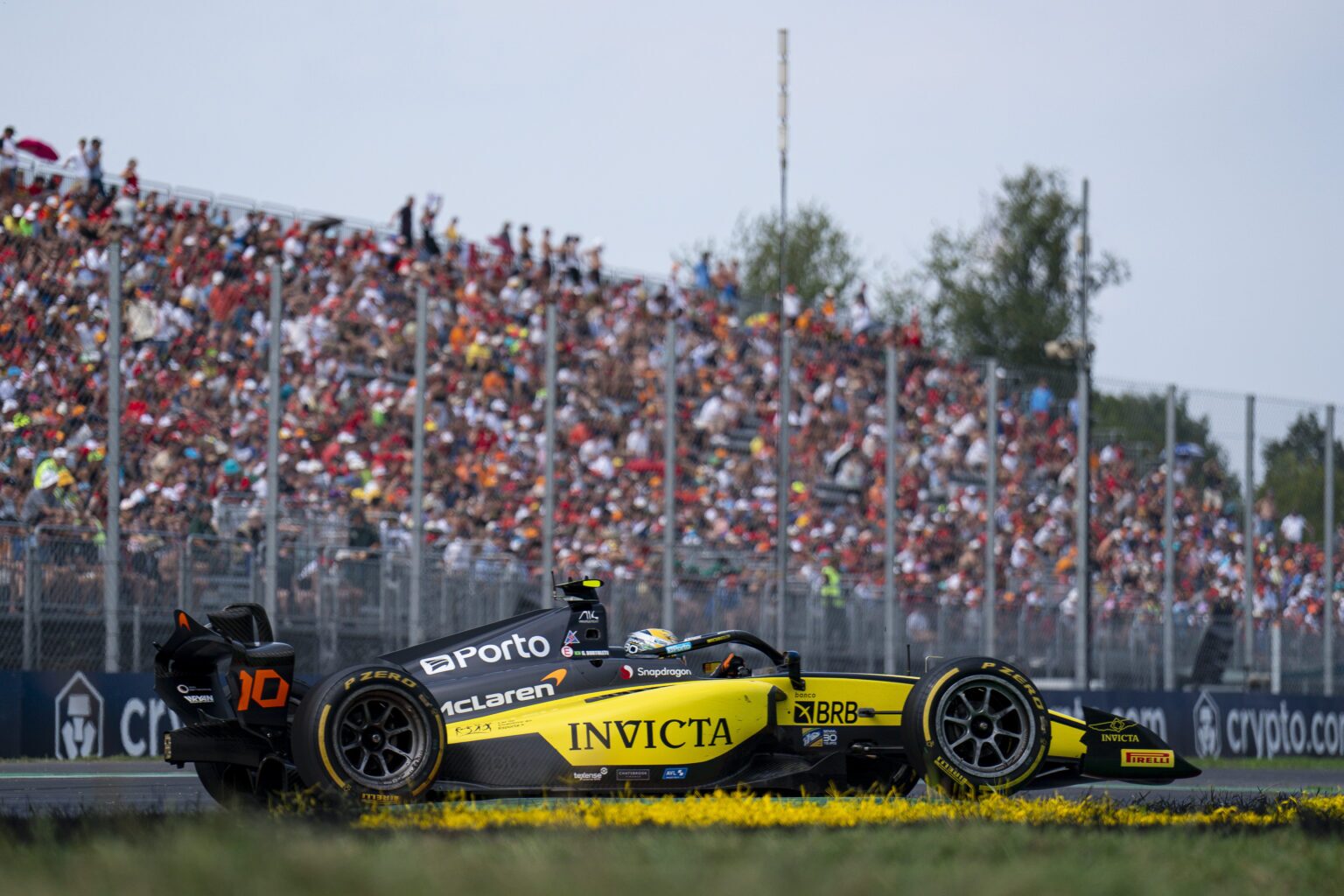 Gabriel Bortoleto vence na F2 em Monza, na Itália, após largar em último!