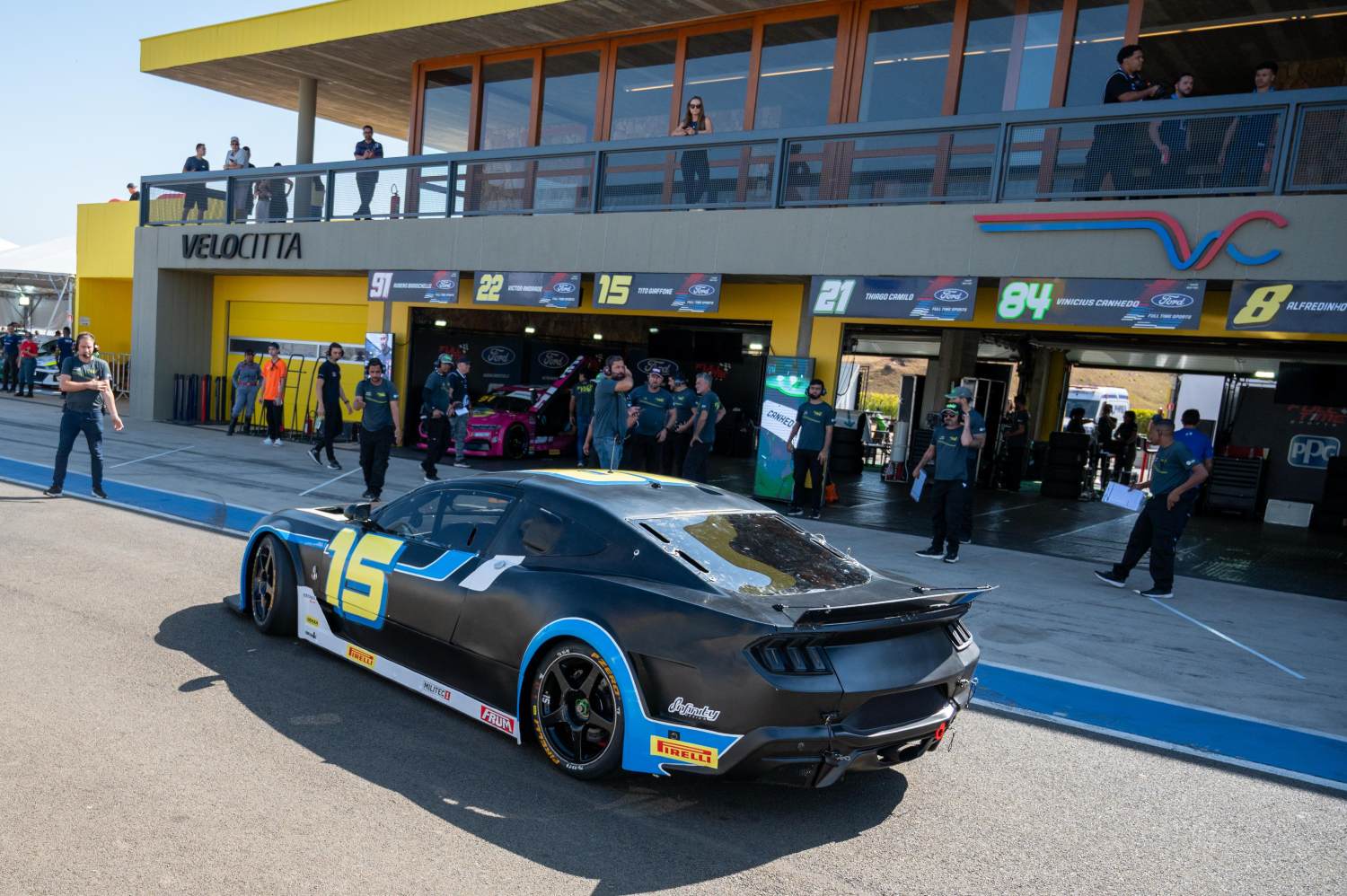 Tito Giaffone conquista segundo lugar e sobe no pódio da NASCAR Brasil ...